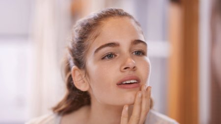 Living with your teen's oily to acne-prone skin | BIODERMA I OFFICIAL ...